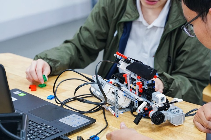 Tự học lập trình Robot: +5 bước nhập môn với Robotics cơ bản - MindX blog