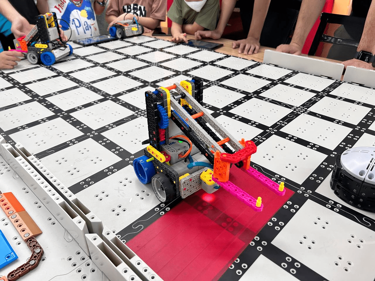 Khai giảng Khóa học Lập trình Robotics tháng 5 - MindX blog