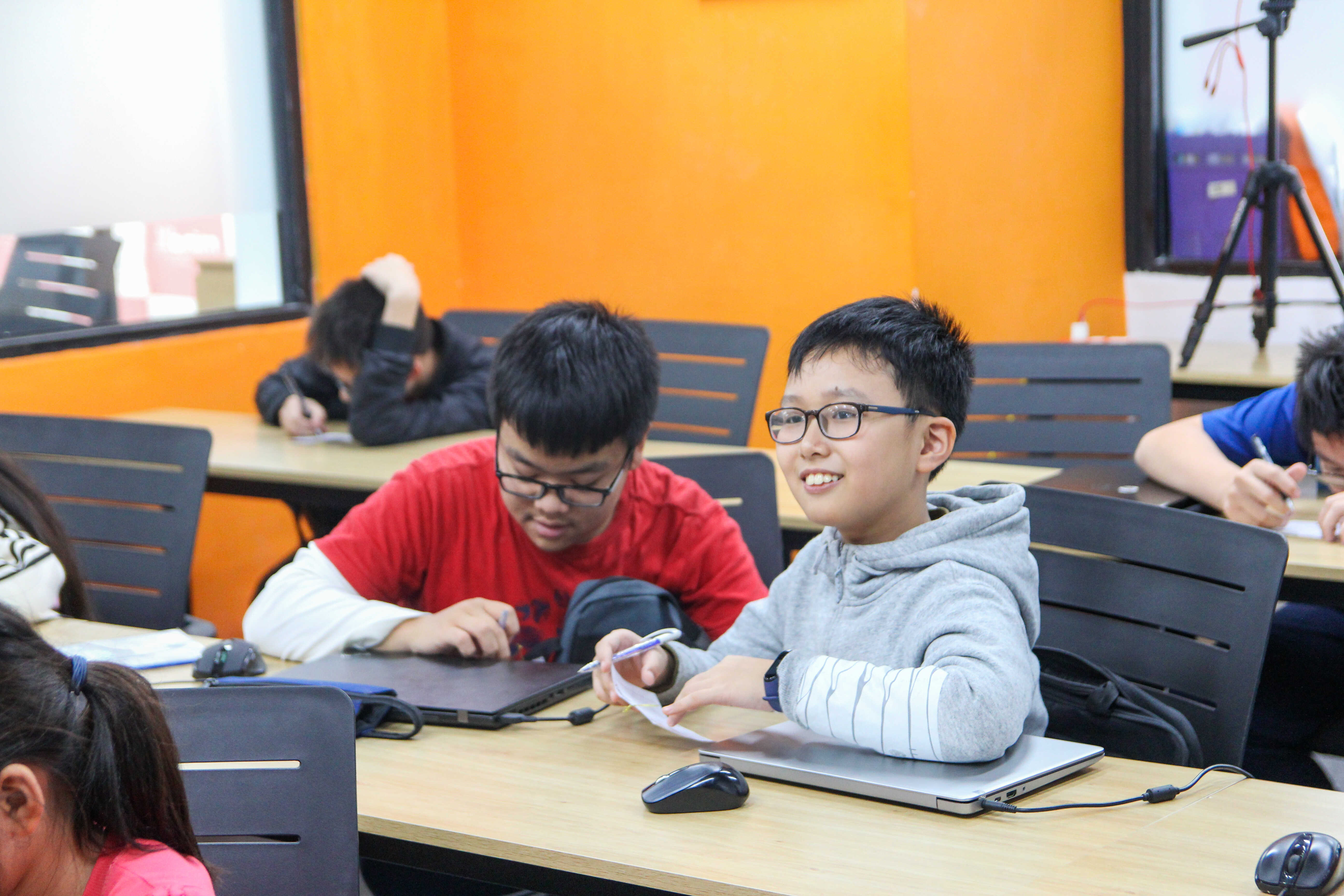 Review khóa dạy code MindX cho trẻ - MindX blog